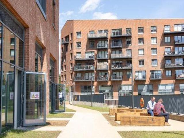 Studio Flat For Rent In London