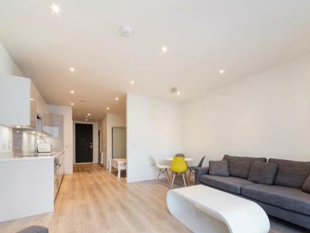 Studio Flat For Rent In London