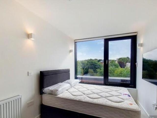 Studio Flat For Rent In London