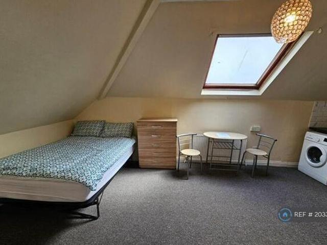Studio Flat For Rent In London