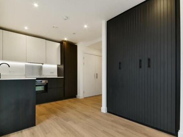Studio Flat For Rent In London
