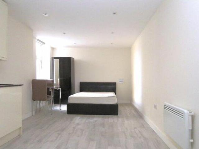 Studio Flat For Rent In London