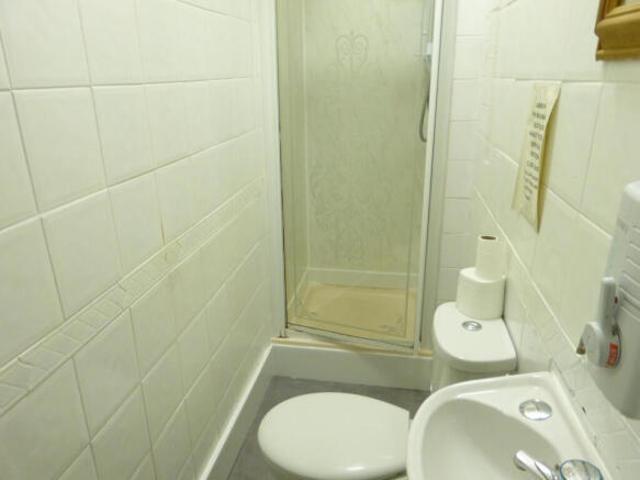 Studio flat for rent in North End Road London, NW11 7PH, NW11