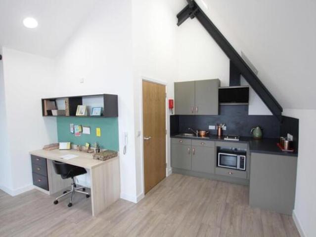 Studio flat for rent in London | Student | September, E17