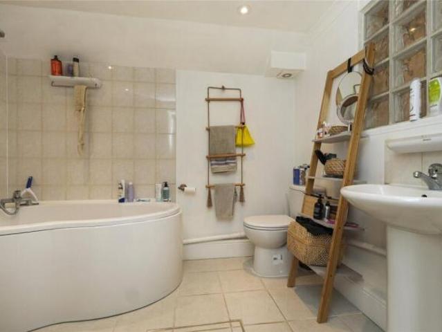 Studio flat for rent in London Road, London, SE23