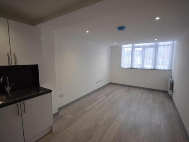 Studio flat for rent in London Road, Southampton, Hampshire, SO15