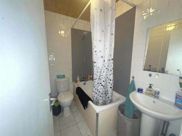 Studio flat for rent in Loveridge Road, Kilburn, NW6