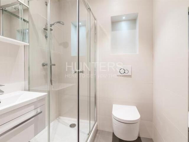 Studio flat for rent in Luminaire Apartments, Kilburn High Road, NW6