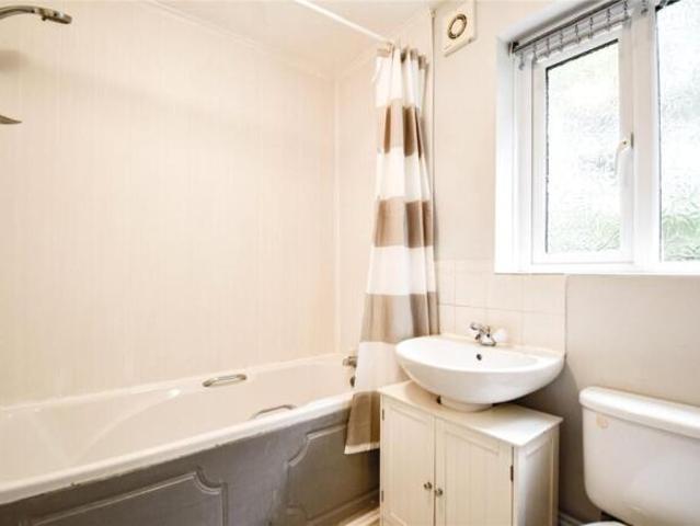 Studio flat for rent in Lucerne Close, Cambridge, CB1