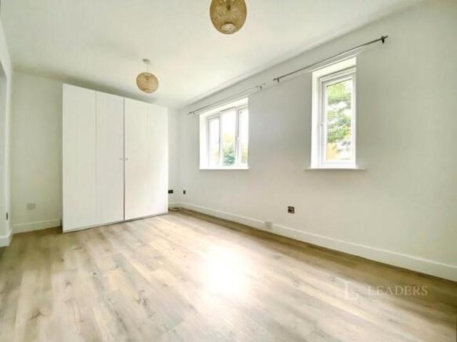 Studio flat for rent in Lucerne Close, CB1