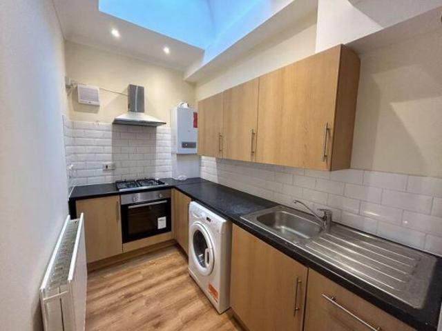 Studio flat for rent in Lytton Court, Portland Road, South Norwood, SE25
