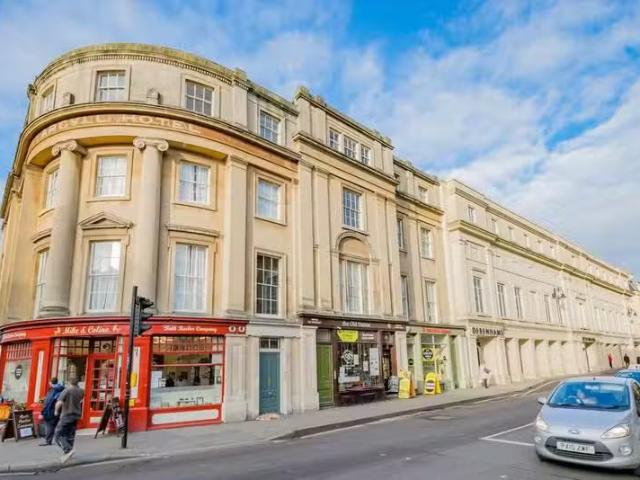 Studio flat for rent in Manvers Street, Bath, BA1