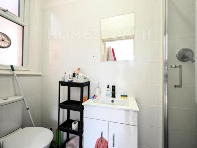 Studio flat for rent in Manstone Road, Cricklewood, NW2