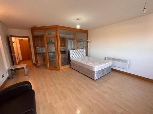 Studio flat for rent in Madison Apartments, Seymour Grove, Manchester, M16