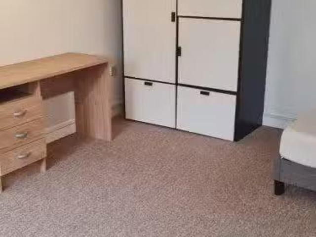 Studio flat for rent in Madras Road, CB1