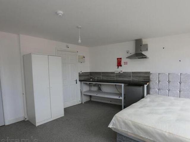 Studio Flat For Rent In Main Building, Birkin Avenue