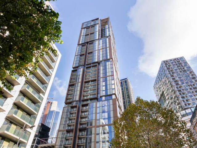 Studio flat for rent in Maine Tower, Canary Wharf, London, E14