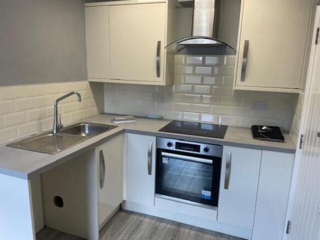 Studio flat for rent in Marine Parade, Sheerness, Kent, ME12
