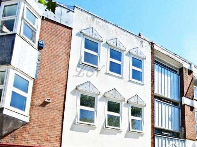 Studio flat for rent in Market Place, Basingstoke, RG21