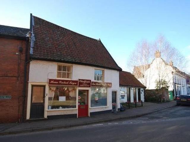 Studio flat for rent in Market Place NR9