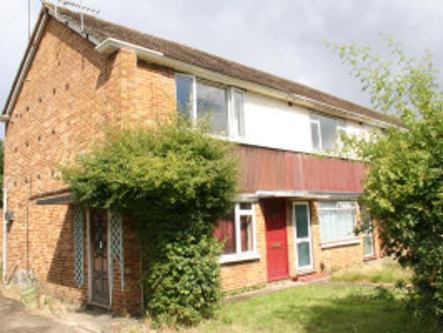 Studio flat for rent in Masefield Lane, Hayes, UB4 9AJ, UB4