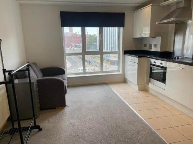Studio flat for rent in Masshouse Plaza, Birmingham, B5