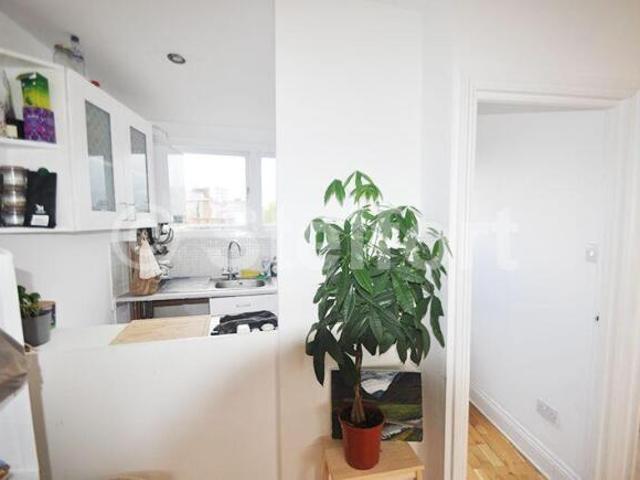 Studio flat for rent in Mayton Street, London, N7