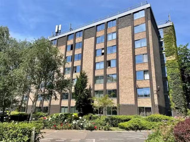 Studio flat for rent in Mayflower House, Manhattan Drive, Camb.