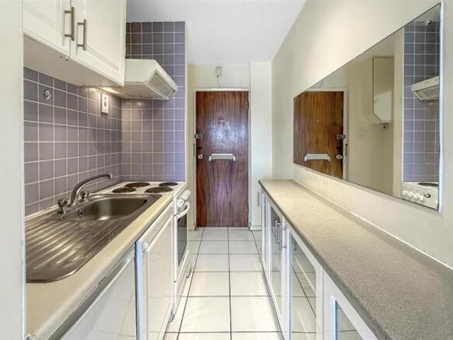 Studio flat for rent in Mayflower House, Manhattan Drive, Cambridge, CB4