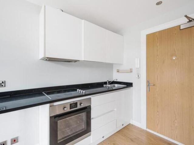 Studio flat for rent in Mercia Grove, London, SE13