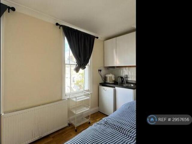 Studio flat for rent in Mercia Grove, London, SE13