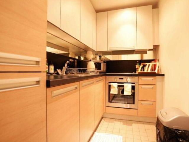 Studio flat for rent in Michigan Building, Biscayne Avenue, London, E14