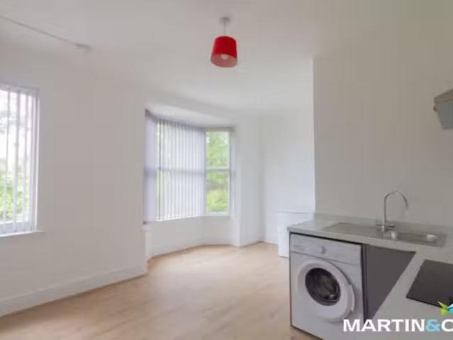 Studio flat for rent in Middleton Hall Road, Kings Norton, B30