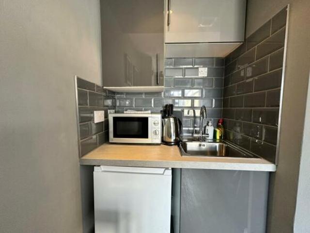 Studio flat for rent in Middle street, Brighton, BN1