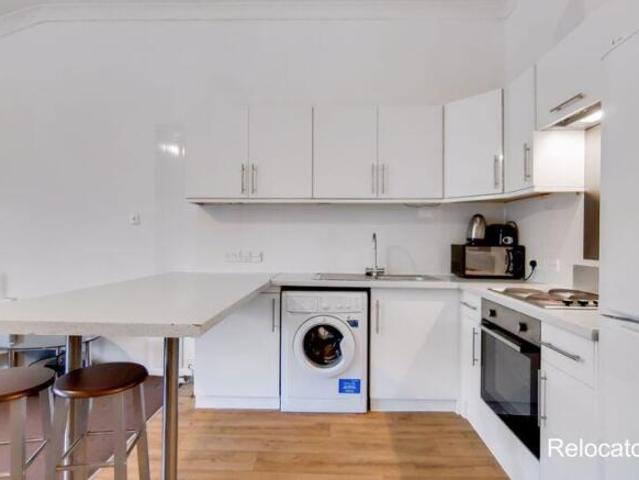 Studio flat for rent in Mile End Road, Stepney, E1