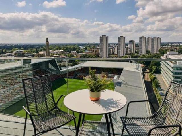 Studio flat for rent in Momento Kew Bridge, TW8