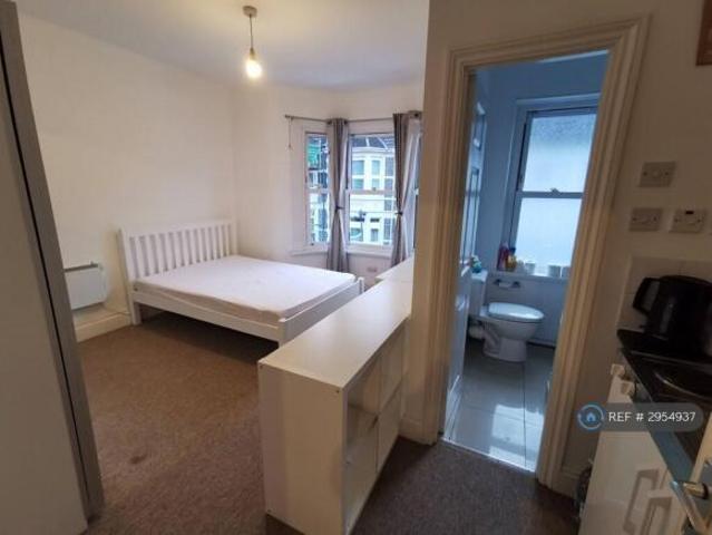 Studio flat for rent in Montpelier, Bristol, BS6