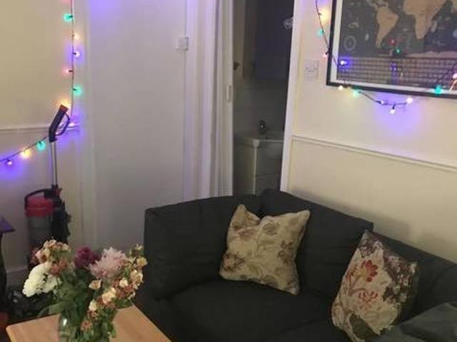 Studio flat for rent in Moorfield Road Manchester M20