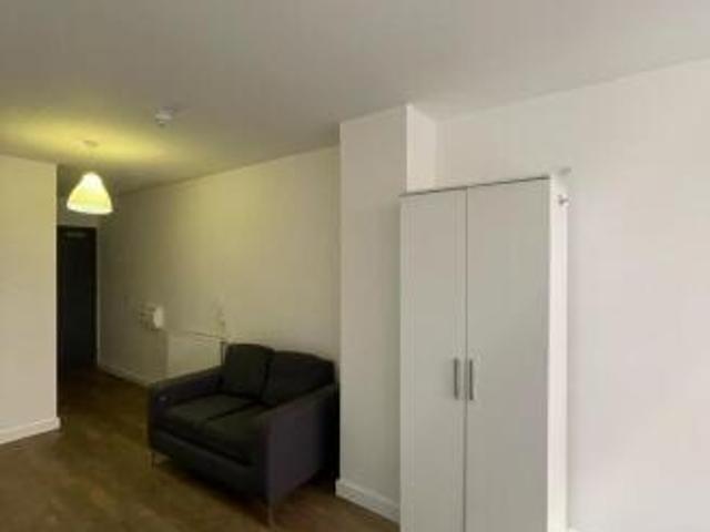 Studio flat for rent in Moorfields, Liverpool, L2