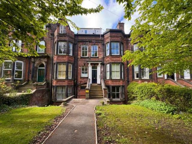 Studio flat for rent in Moorland Road, Hyde Park, Leeds, LS6