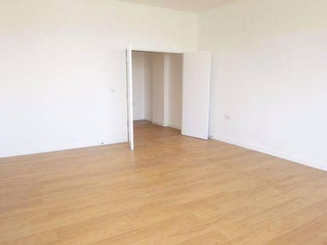 Studio flat for rent in Modern Spacious First Floor Apartment SL1