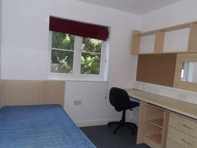 Studio flat for rent in Modern Room Available All Bills Included BH8