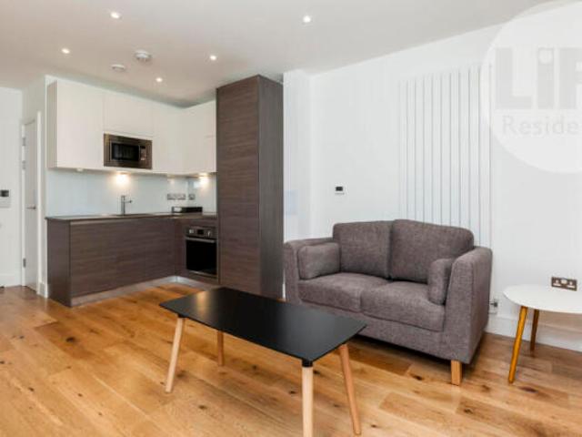 Studio flat for rent in Molesworth Street, Lewisham, SE13