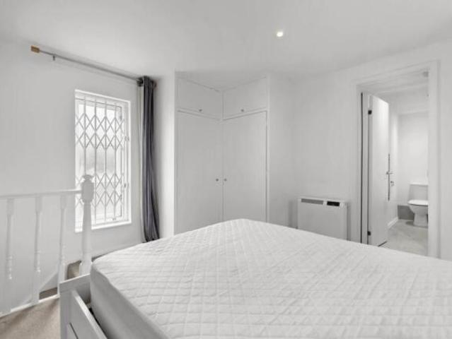 Studio flat for rent in Moreton Street, Pimlico, SW1V