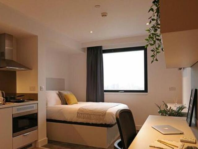 Studio Flat For Rent In Morfa Road