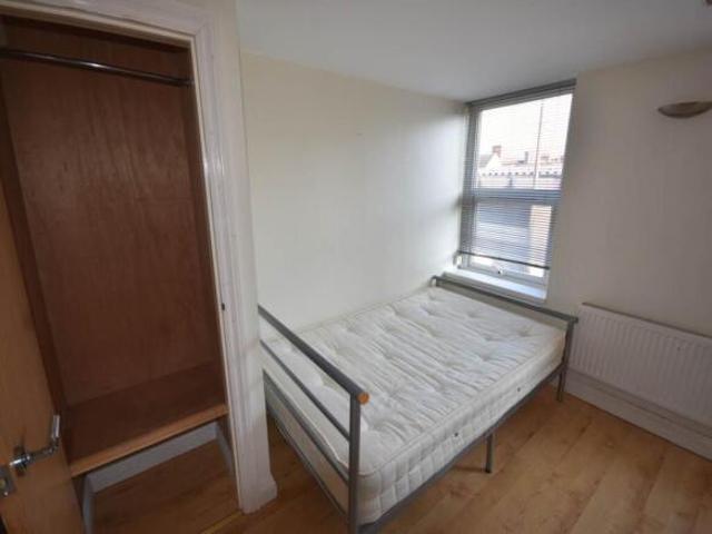 Studio flat for rent in Moy Road, Roath, Cardiff, CF24