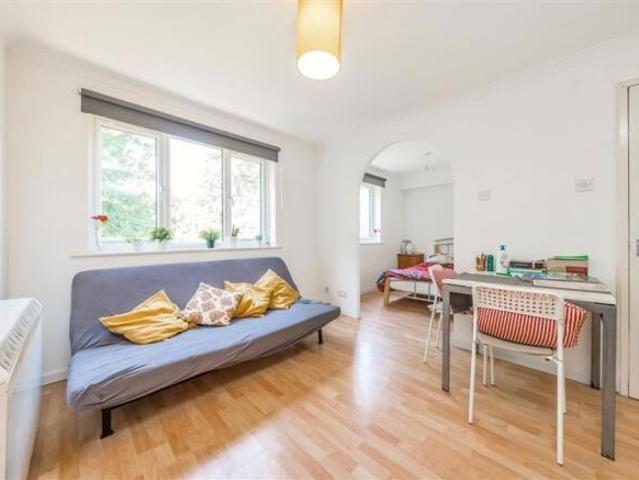 Studio flat for rent in Myers Lane, New Cross, SE14