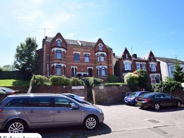 Studio Flat For Rent In Napier Road