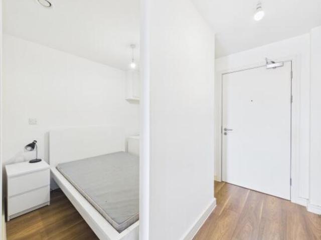 Studio flat for rent in Nation Way, Liverpool, Merseyside, L1