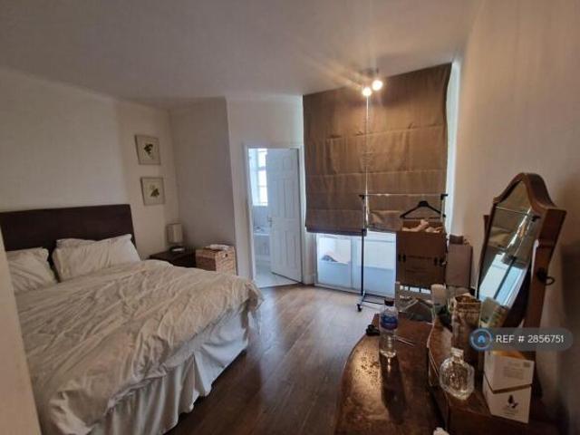 1 bedroom flat for rent in Nell Gwynn House, London, SW3